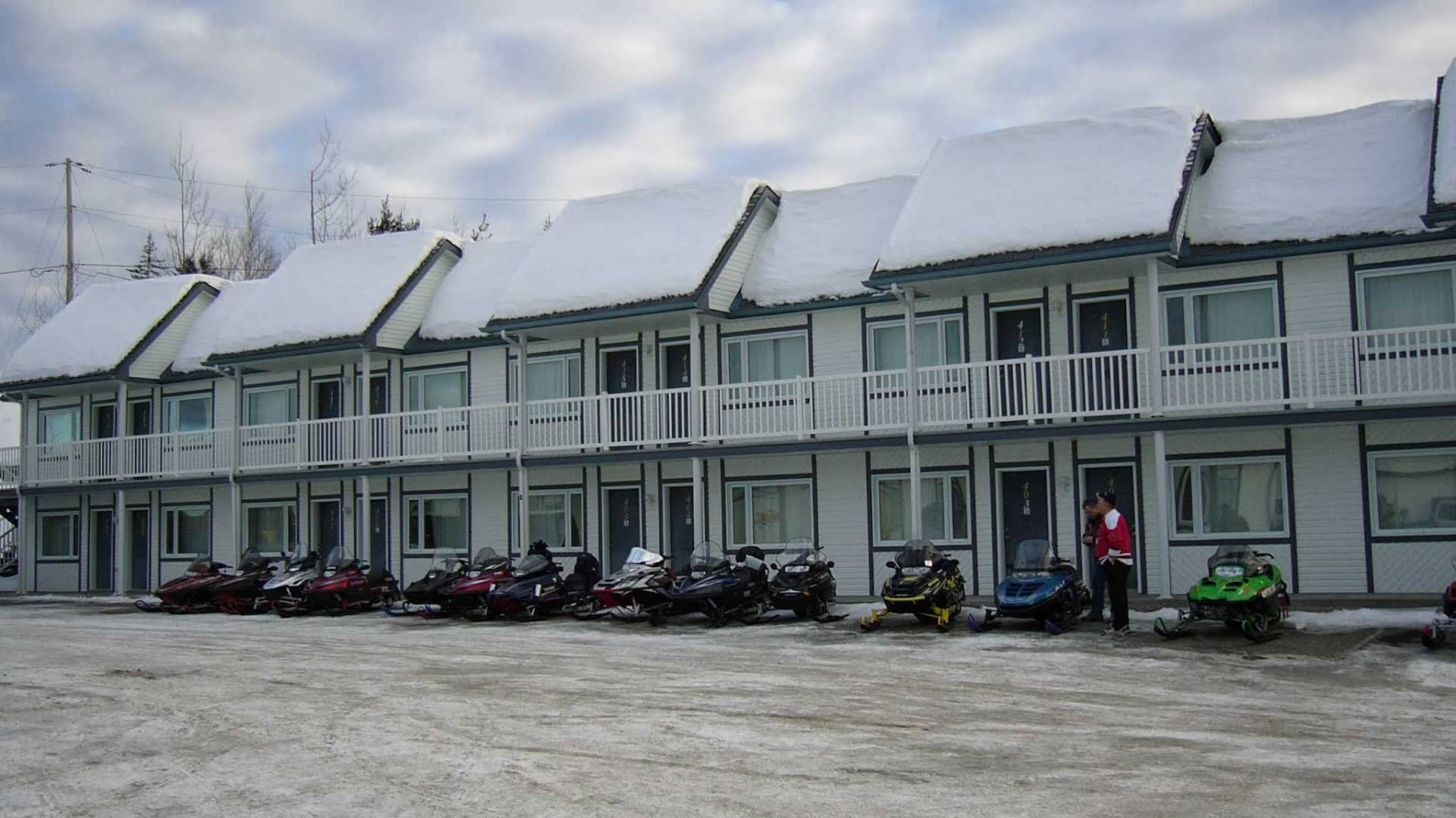 Motel Auberge Canadienne - Témiscaming, Abitibi-Témiscamingue